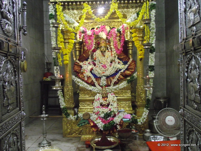 Deepa Pujas by Suvasinis at Mumbai Sringeri Math - Sri Sringeri Sharada ...