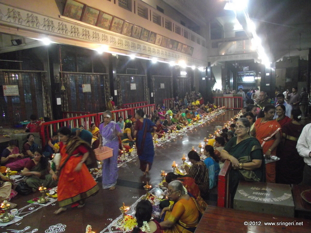 Deepa Pujas by Suvasinis at Mumbai Sringeri Math - Sri Sringeri Sharada ...