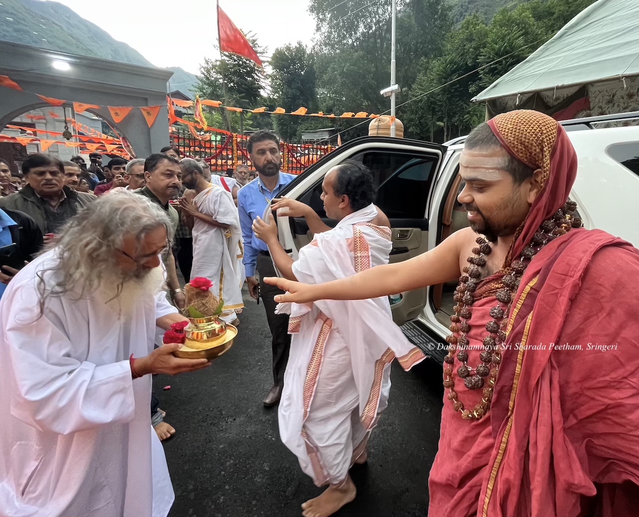 Historic Kashmir Yatra of Sringeri Jagadguru Sri Sannidhanam - Sri ...